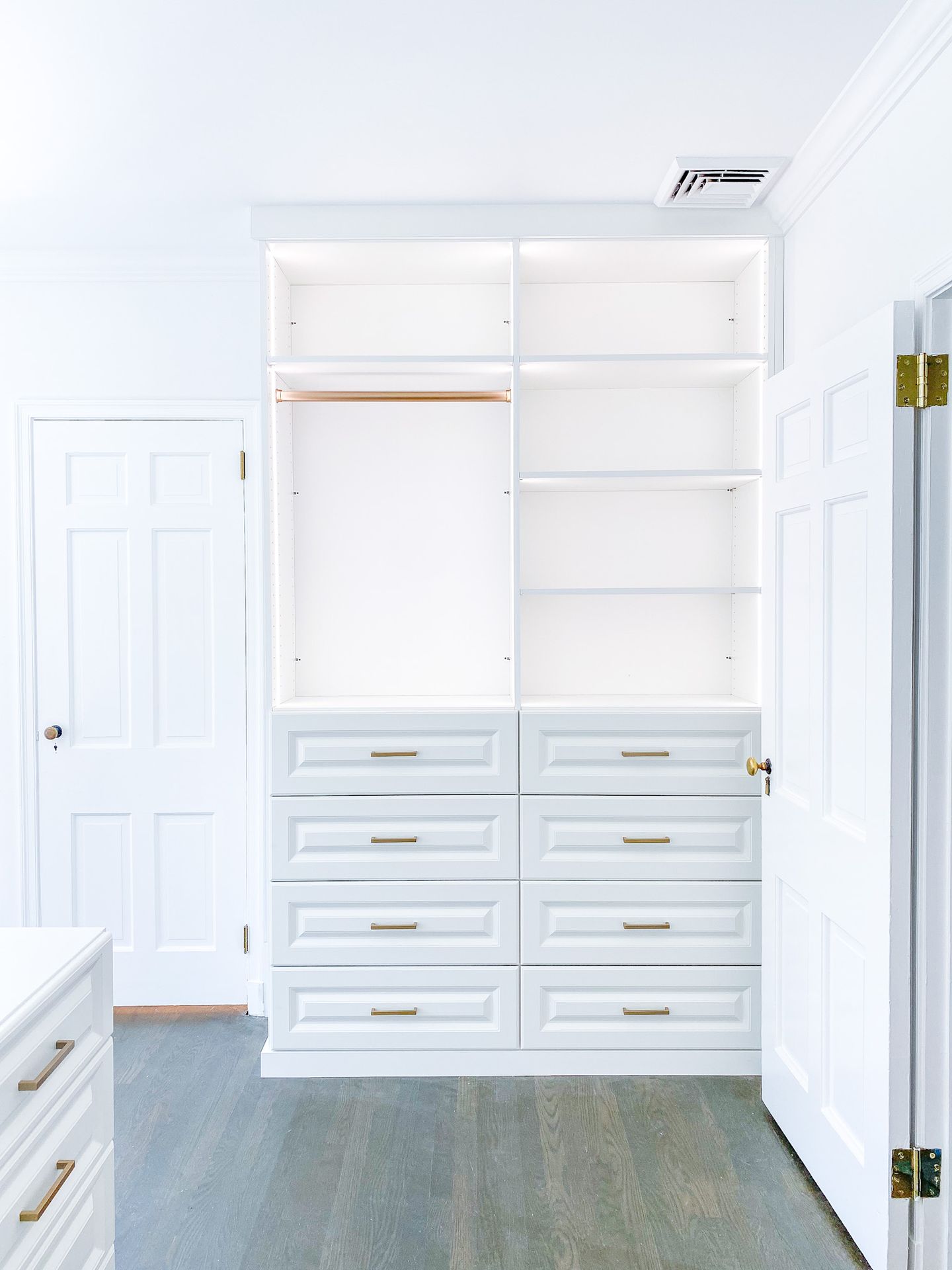 Closet Company Calgary | Custom Closets Designed & Manufactured Locall
